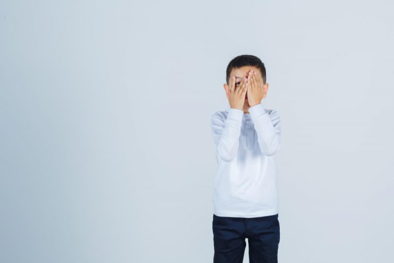 Ketika Anak Insecure, 7 Hal Ini Bisa Kita Lakukan - Mommies Daily